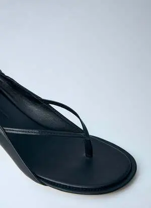 Jacquemus Leather Kitten Heel Thong Sandals - Black