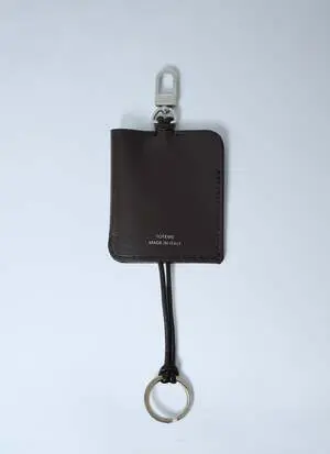 TOTEME Polished Leather Logo Keyring - Brown