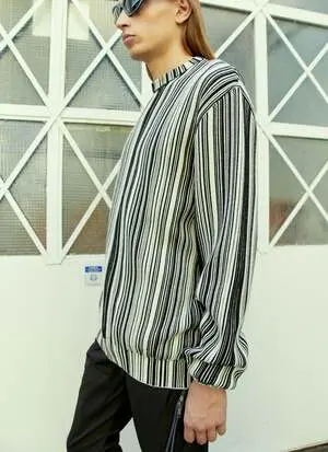 VTMNTS Glitched Knitted Sweater With Contrast Stripe Motif