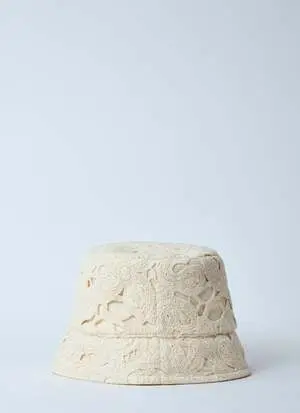 Moncler Logo Patch Broderie Anglaise Bucket Hat