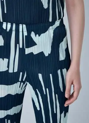 Issey Miyake Mid-rise Pleated Pants