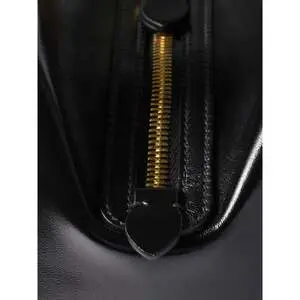 Miu Miu Leather Shoulder Bag With Embossed Logo - Black
