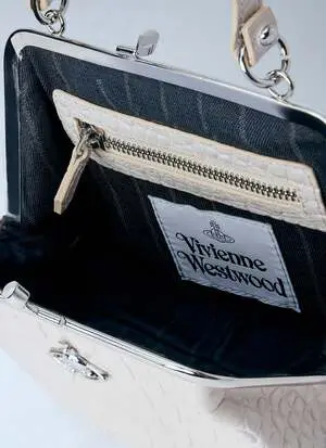 VIVIENNE WESTWOOD Granny Frame Purse - White