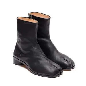 MAISON MARGIELA Tabi Ankle Boots - Black