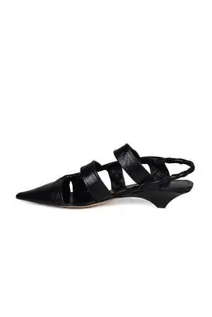 Bottega Veneta Bv Point Leather Sandals - Black
