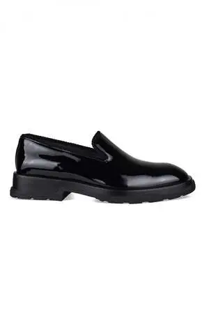 Alexander McQueen Slip-on Tread Loafers In Patent Leather - Black