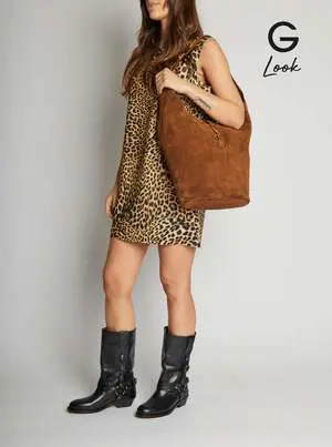 Saint Laurent Le 5 À 7 Shoulder Bag