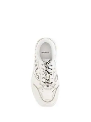 Balenciaga Hamptons Worn-out Sneakers - White