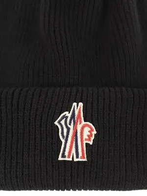 Moncler Wool Beanie With Logo Patch - Black