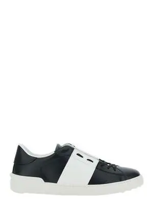 Valentino Garavani Leather Low Top Sneakers With Logo Patch - Multicolor