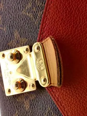 LOUIS VUITTON Pallas Chain Shoulder Bag - Red