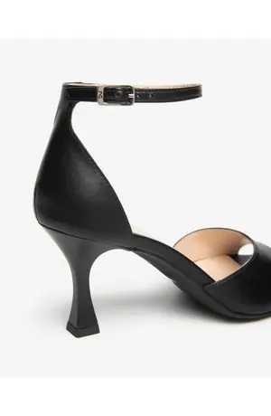 NEROGIARDINI Leather Ankle Strap Sandals With Flared Heel And Square Toe
