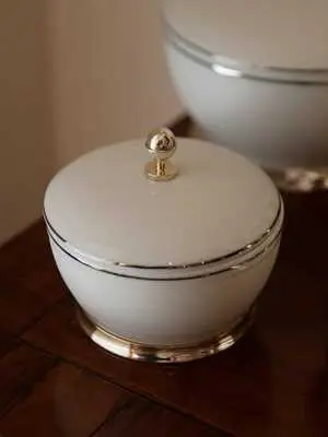LEITÃO &AMP; IRMÃO Porcelain Box With Detailing - Silver