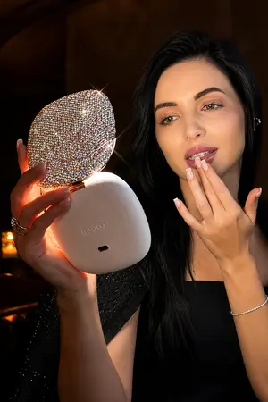 FANCII Mila 2 Led Compact Mirror