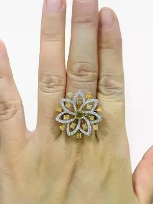 HYT JEWELRY Floral Diamond Ring
