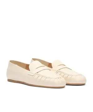 STUART WEITZMAN Round Toe Loafers