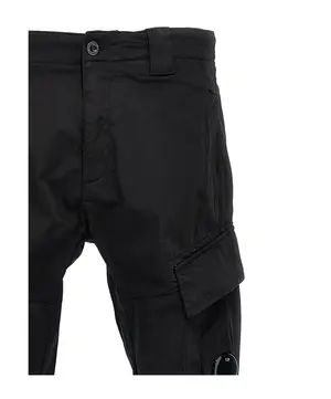 C.P. COMPANY Cargo Pants With Logo Badge Detail - Black