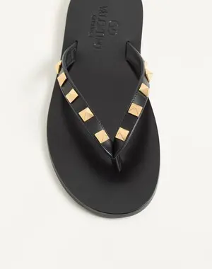 Valentino Garavani Rockstud Thong Sandals - Black