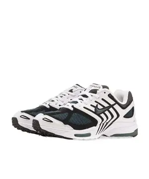 Nike Pegasus 2005 Lace-up Sneakers - White