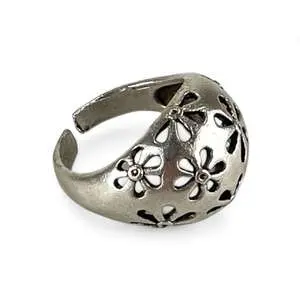 BY VIRGO Elowen Antique Ring With Floral Cut-outs - Silver