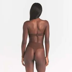 SKIMS Strapless Bra | Medium Neutral | | Smoothing Intimates - Jasper