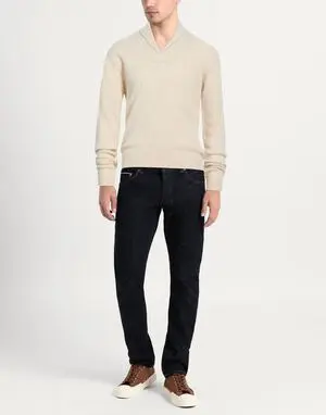 WOOL & CO Lightweight Wool V-neck Sweater