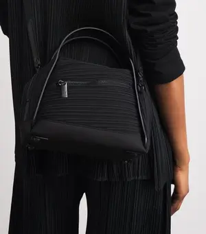 Issey Miyake Bias Pleats Top-handle Bag - Black