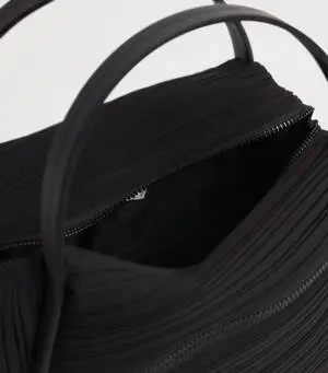 Issey Miyake Bias Pleats Top-handle Bag - Black