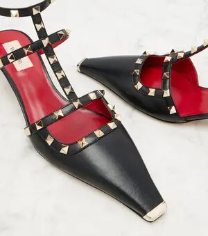 Valentino Garavani Rockstud Leather Pumps - Black