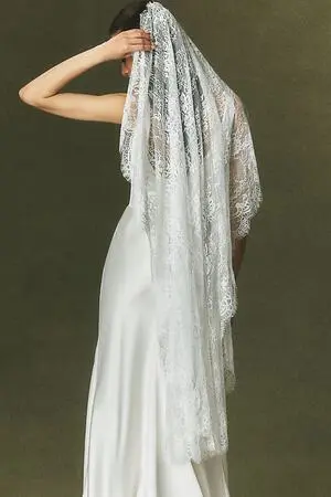 Watters Fingertip Lace Veil