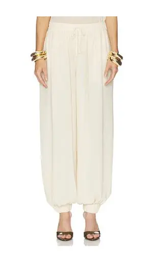 NICHOLAS Liselle Pant