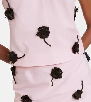 SHUSHU/TONG V-neck Floral Appliqué Top - Pink