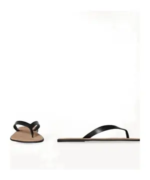 THE ROW Leather Thong-strap Flat Sandals - Black