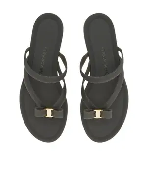 FERRAGAMO Vara Bow Jelly Thong Sandals - Black
