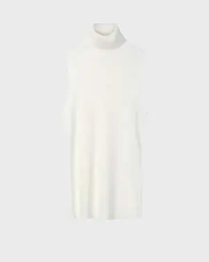 Stylein Fitted Sleeveless Ribbed Knit Turtleneck Top