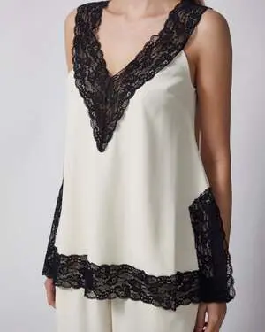 Stylein Miette Lace Trim V-neck Top