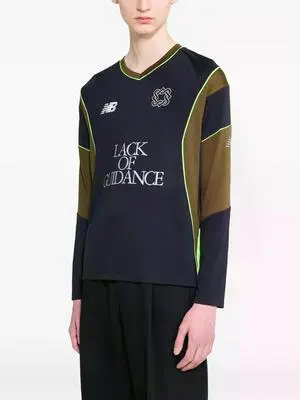NEW BALANCE Panelled V-neck T-shirt - Black