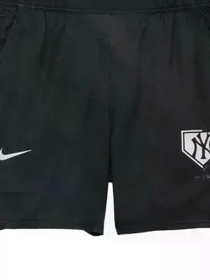 Nike New York Yankees Logo Detail Shorts
