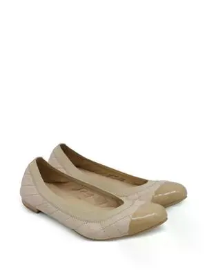 STUART WEITZMAN Quilted Ballet Flats