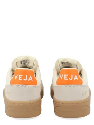 VEJA V-82 Sneakers - Beige