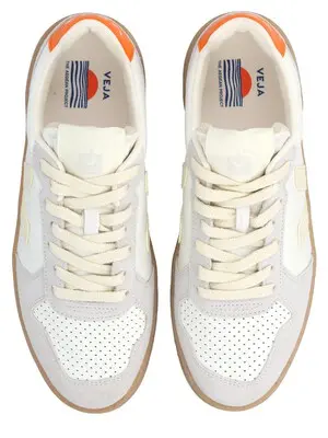VEJA V-82 Sneakers - Beige