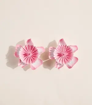 Chloé Bloom Clip-on Earrings - Pink