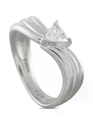 LB EXCLUSIVE Platinum Diamond Triangular Ring