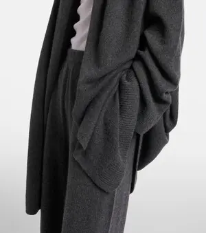 THE ROW Ovaan Cashmere Cardigan - Grey