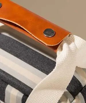 BUSINESS & PLEASURE The Wine Cooler Tote Bag - Stripe