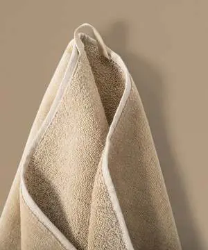 BUSINESS & PLEASURE The Beach Towel