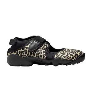 Nike Lace Up Flats For Women