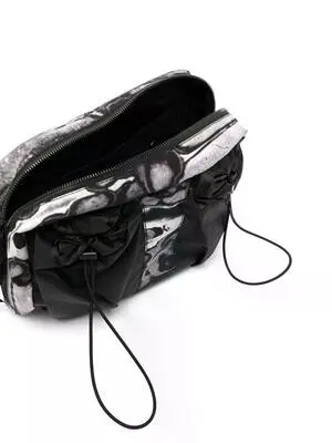 ISO.POETISM Abstract Print Panelled Shoulder Bag