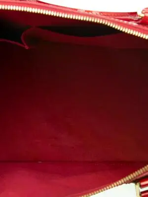 LOUIS VUITTON Monogram Vernis Alma Gm Handbag - Red