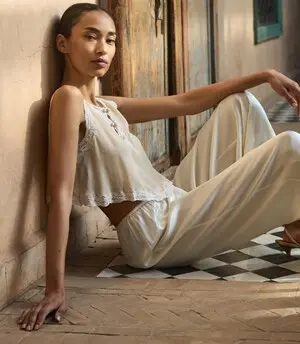 DÔEN Viola Lace Trimmed Silk Georgette Cropped Top